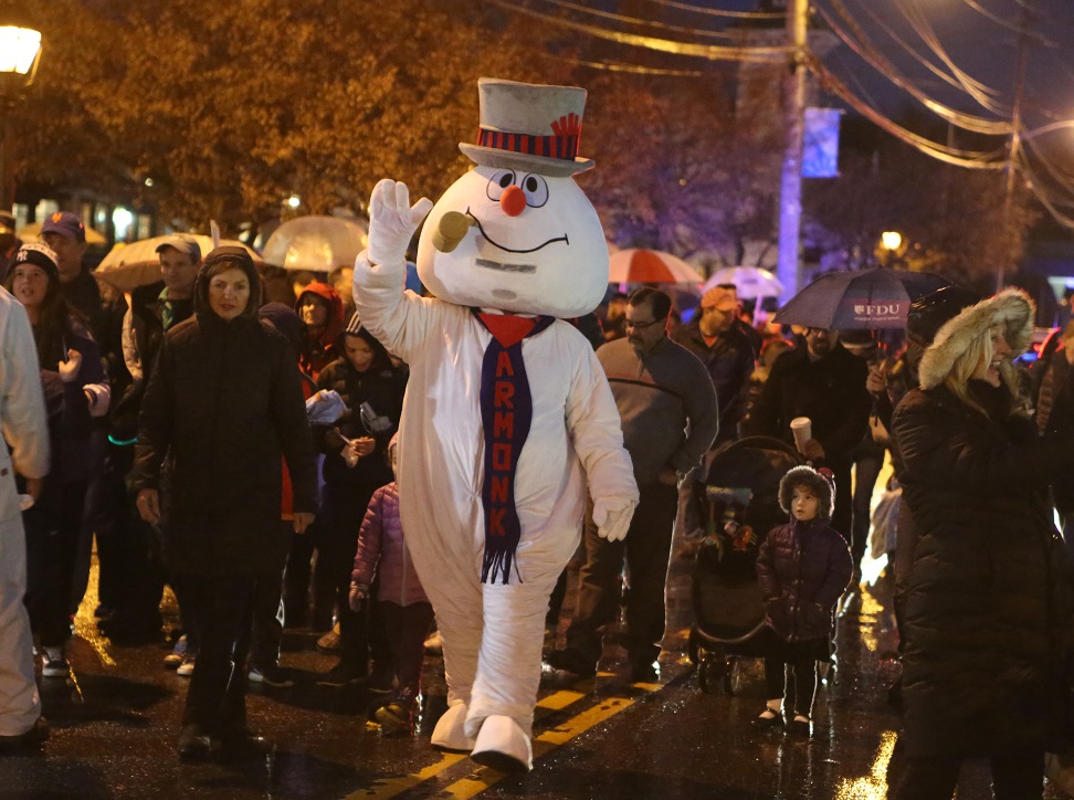 Frosty Day: Free Holiday Fun for Westchester Families | MommyPoppins ...
