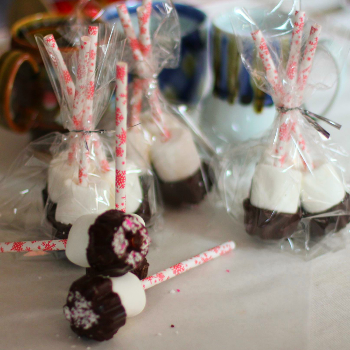 Easy Hot Chocolate on a Stick - Mommy Poppins