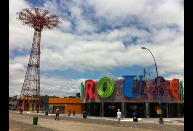 Photos of NYC's New Carousel: The B&B Carousell in Coney Island | Mommy ...