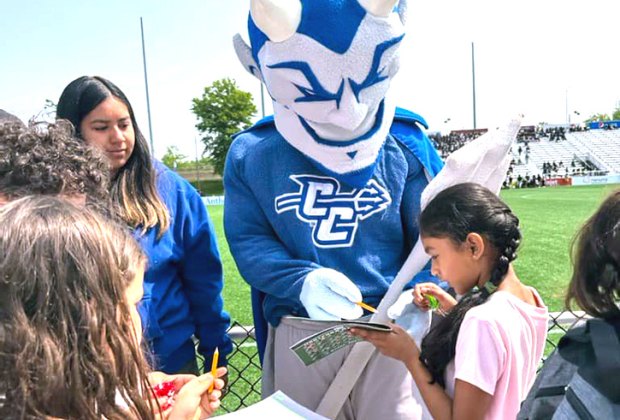 College Sports in Connecticut: Where To See Games with Kids
