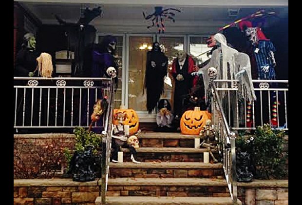 Check Out Some of NYC's Coolest & Creepiest Halloween Displays | Mommy ...