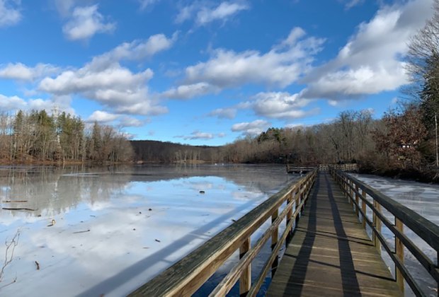 Exploring Teatown Lake Reservation With Kids | MommyPoppins - Things to ...